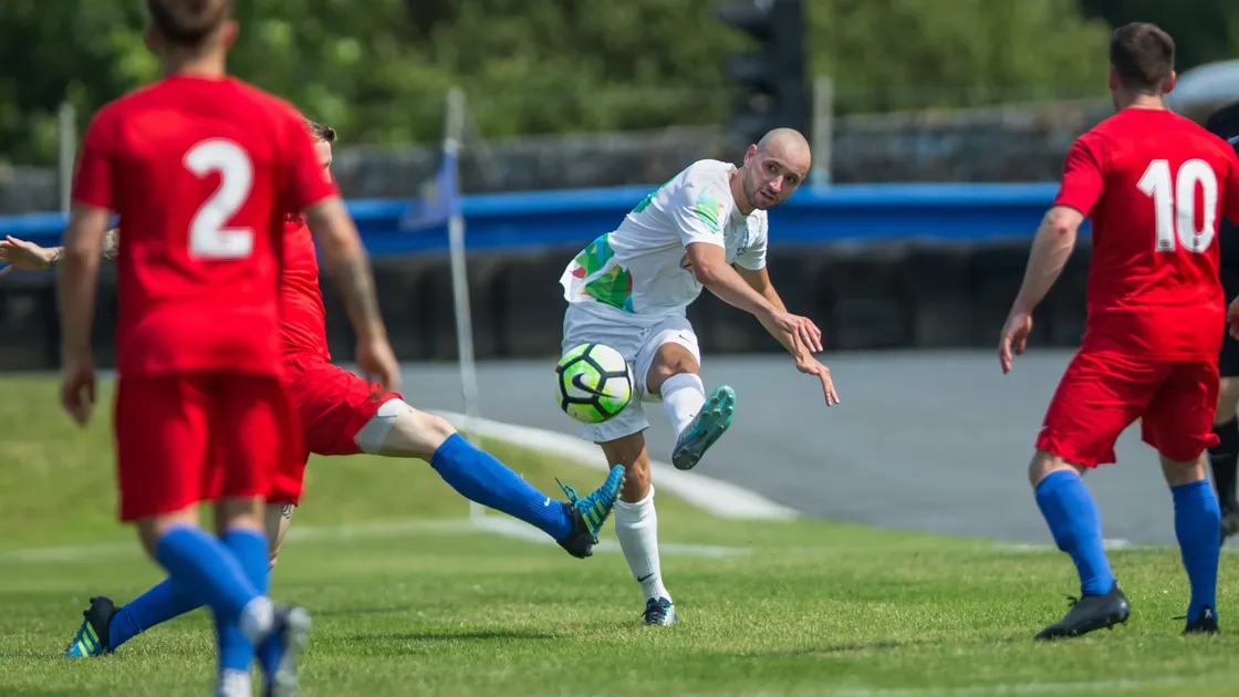 Skillen among three more to sign at Sylvans