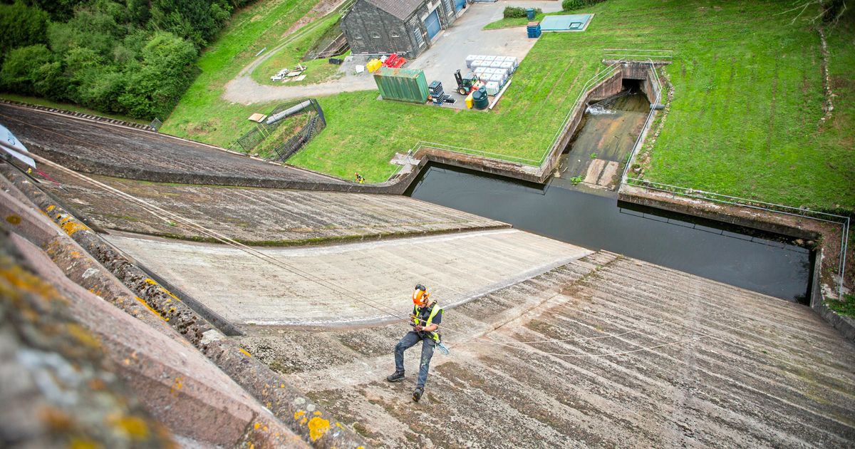 Reservoir wall gets cleared