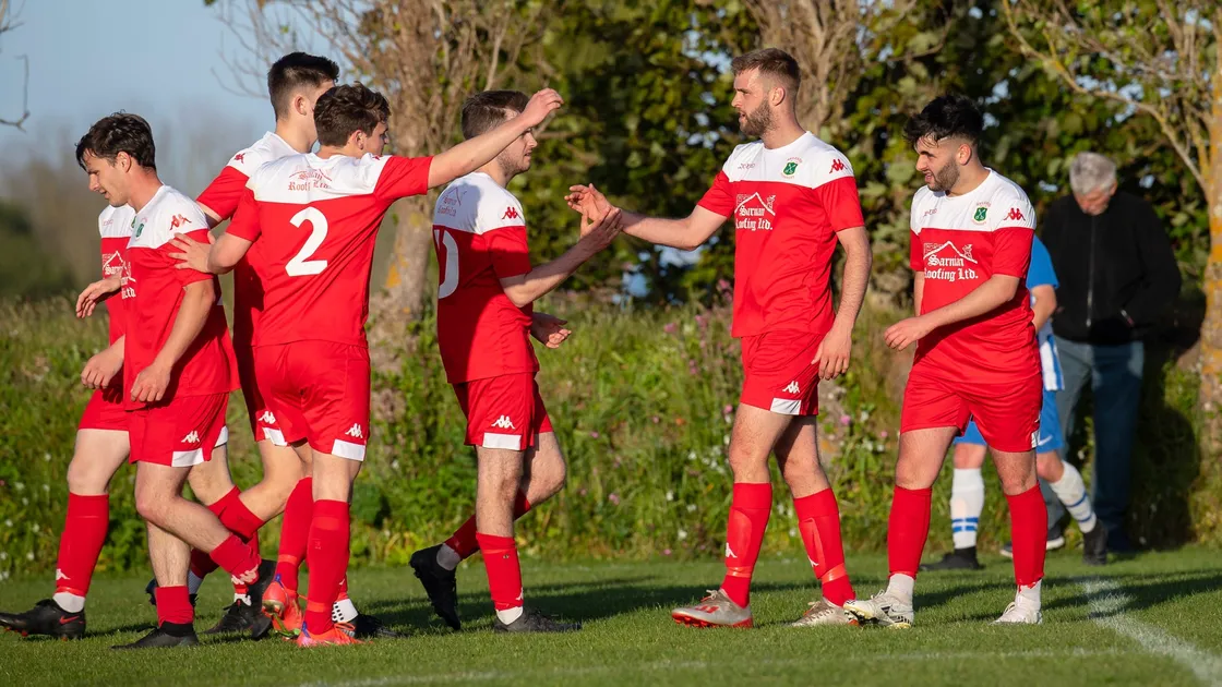 Smith too hot to handle as he fires Sylvans into semis