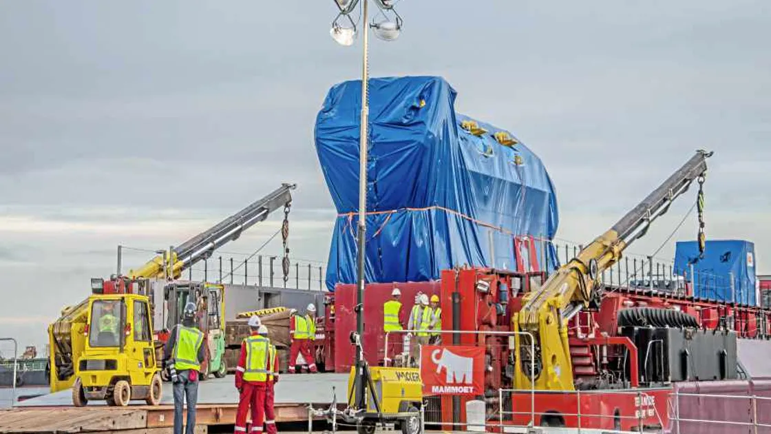 Second giant diesel engine is heading for power station