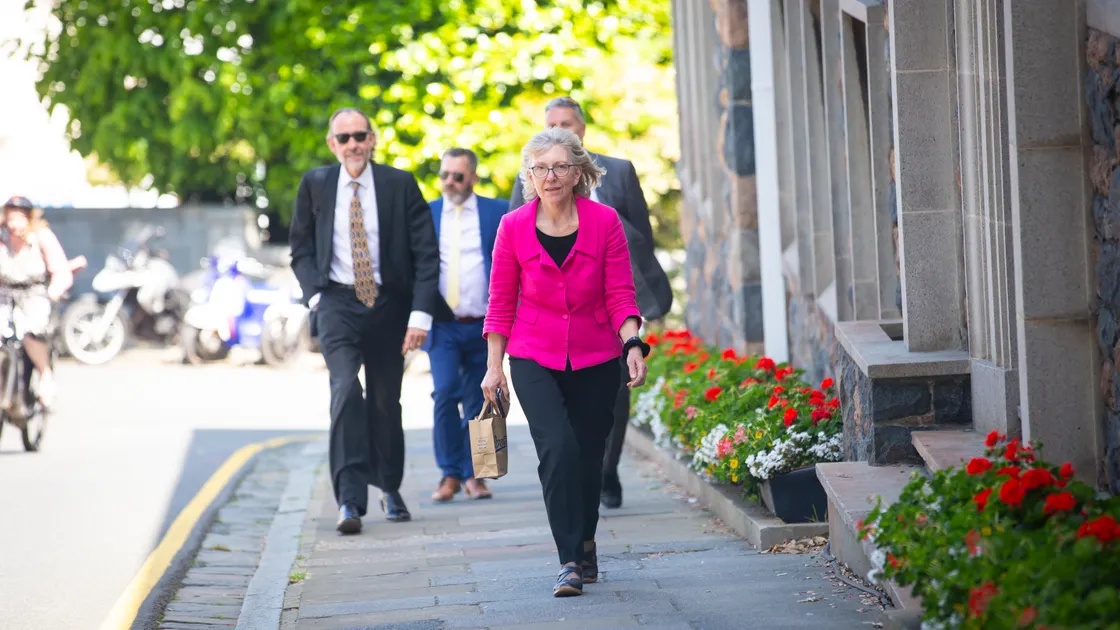 Deputies scrap review of absolute privilege