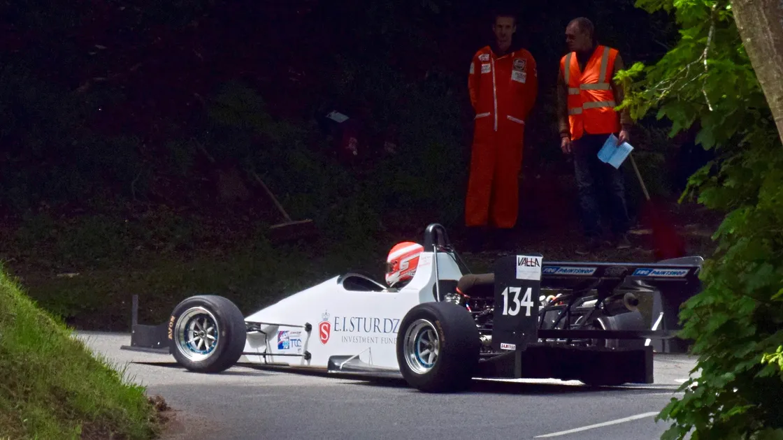 Dunne and Saunders shine at Bouley Bay