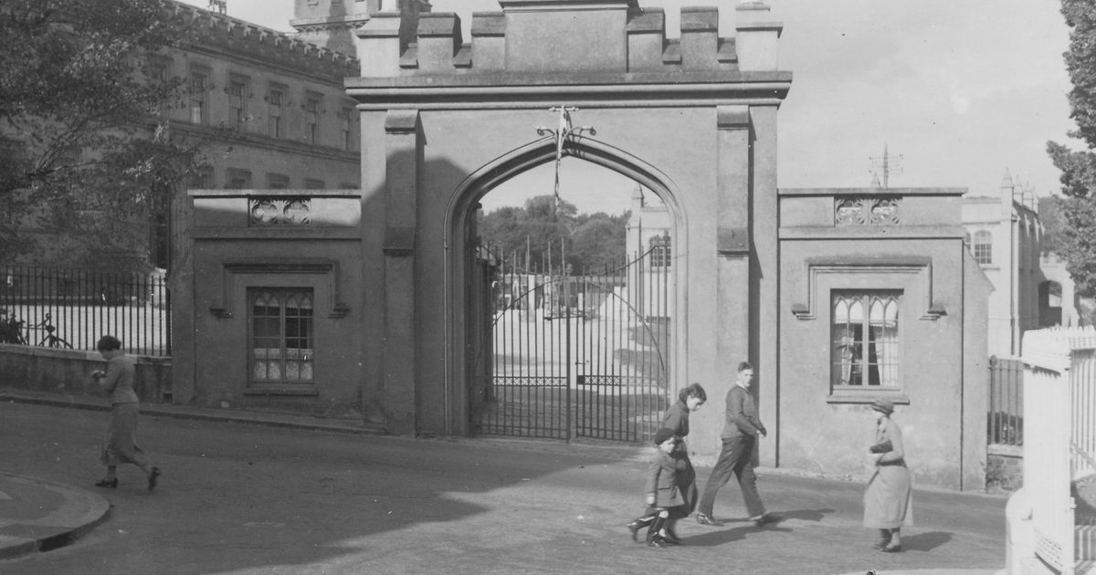 College gates removed for refurbishment