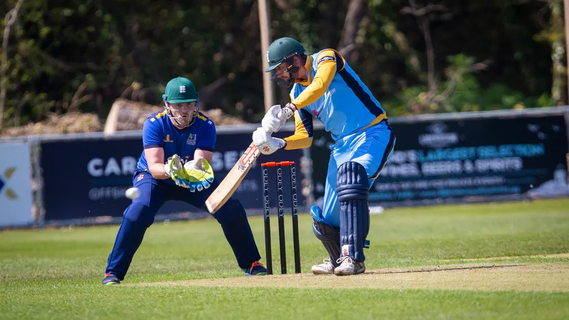 Five-wicket Peatfield sets up remarkable Cobo win