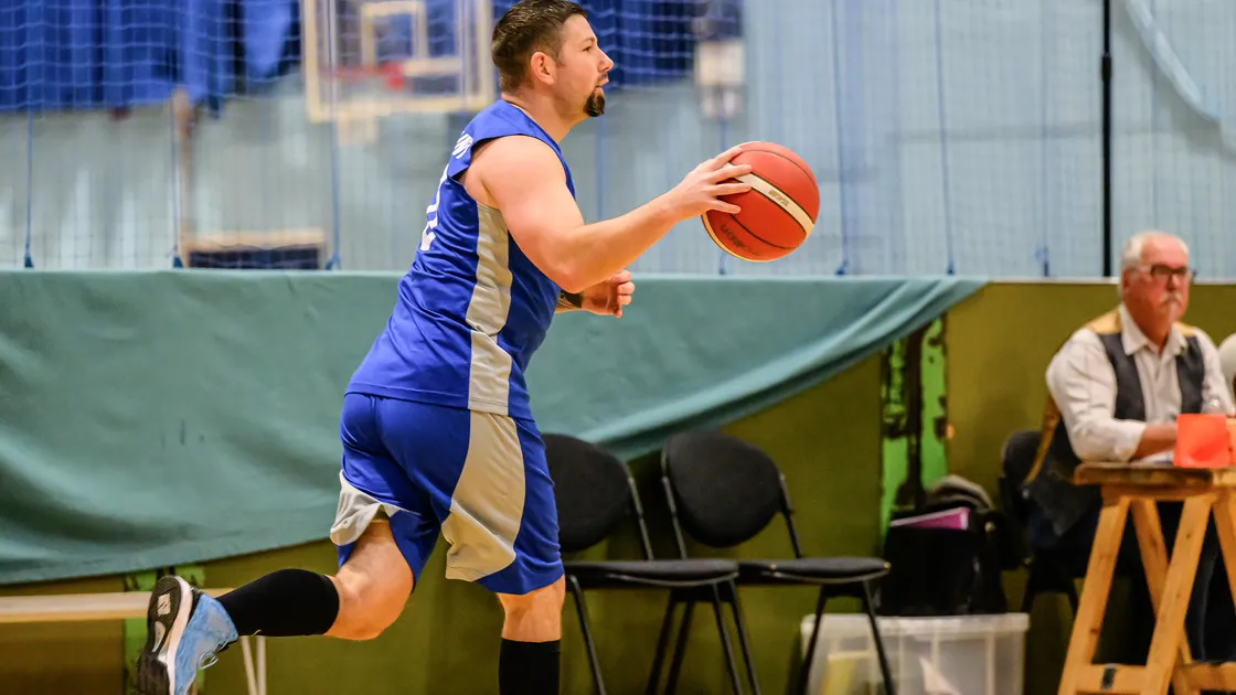 Emotional return for Island great Hooper