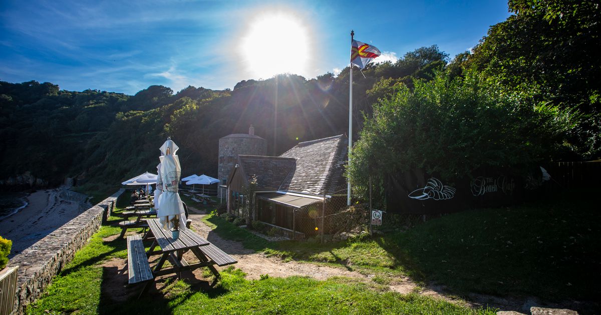 Fermain cafe tenants of more than 20 years fighting eviction