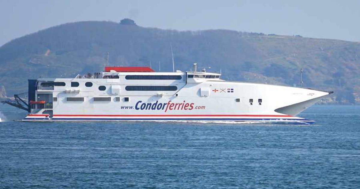 Condor Rapide forced to turn back to St Malo