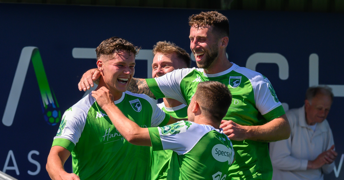 Guernsey FC start new league season with convincing win