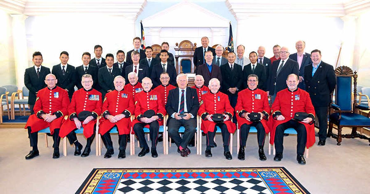 Chelsea Pensioners and Gurkhas visit Freemasons' centre