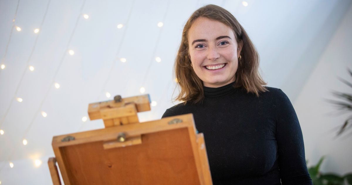 Life-drawing club aims to boost body positivity
