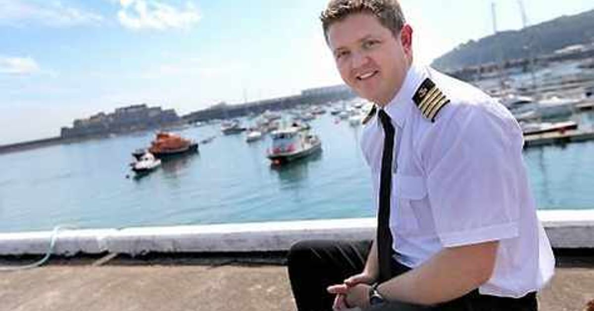 Harbour master defends appointing new manager