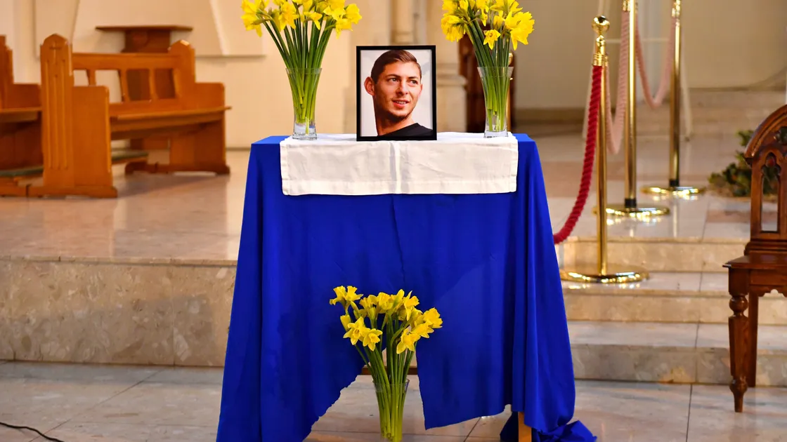 Former clubs pay tribute to Sala a year after fatal crash