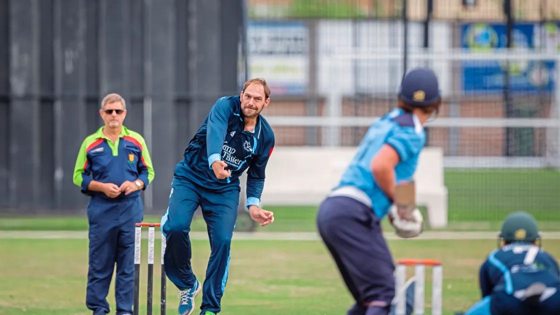 Quadruple-chasing Cobo keep the flag flying
