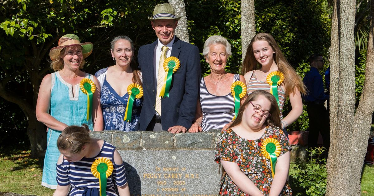 Le Viaer Marchi founder’s family at half-centenary