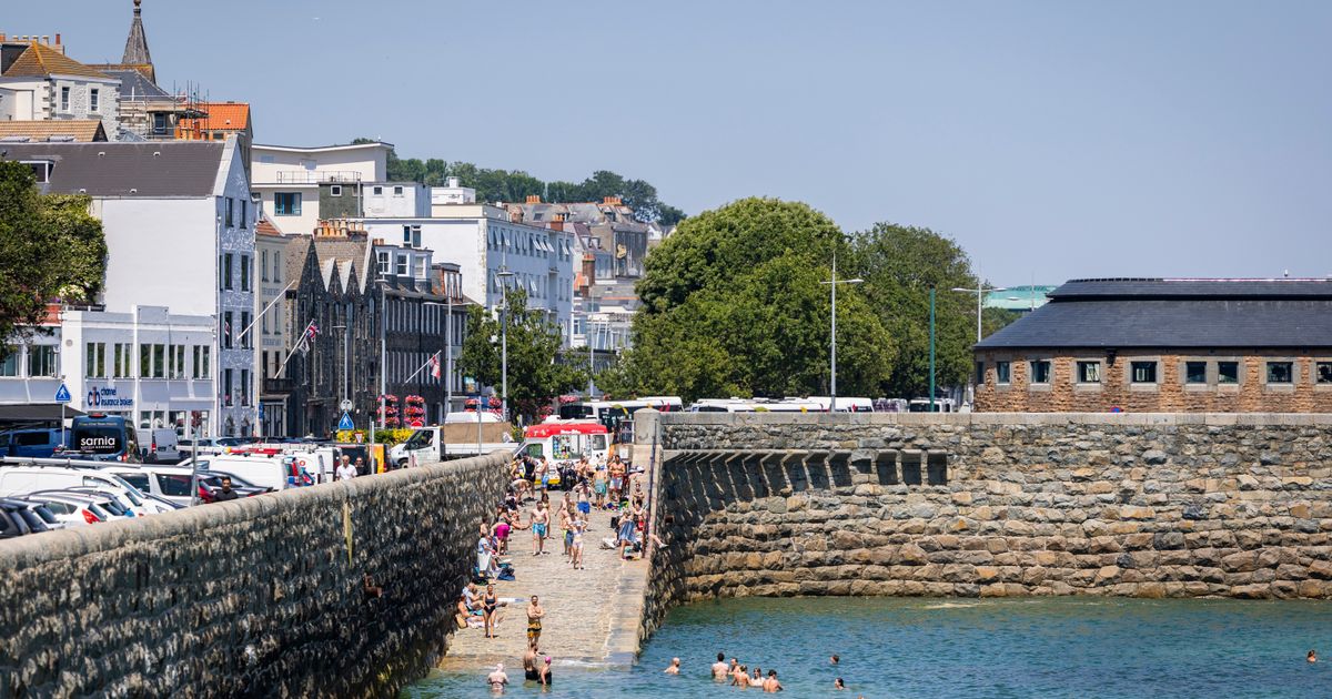 Heatwave to continue through to tomorrow