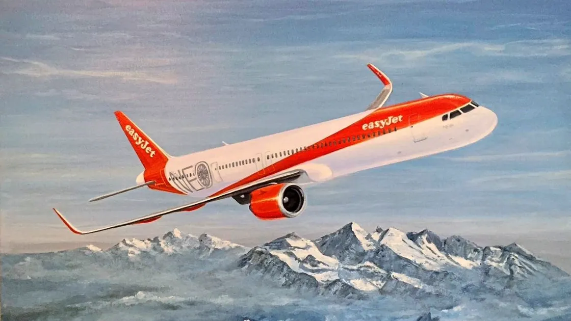easyJet pilot Darius donates painting to Unicef auction