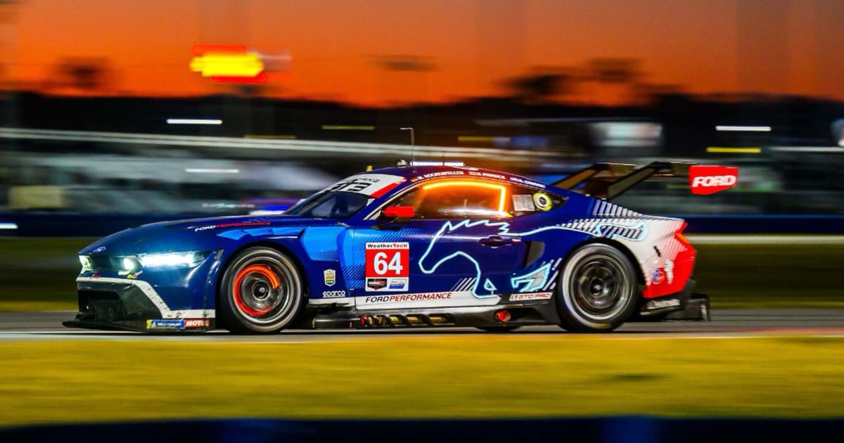 Drama late on as Seb secures third place at Daytona