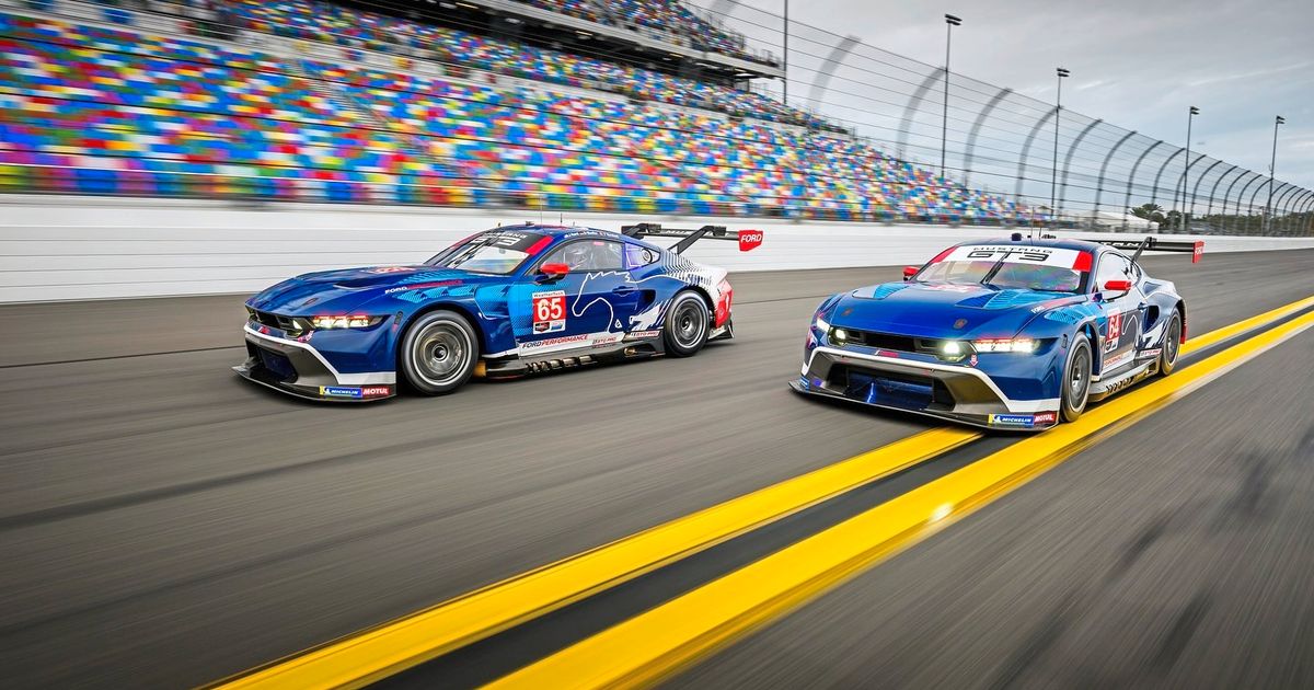 Seb returns to GT racing