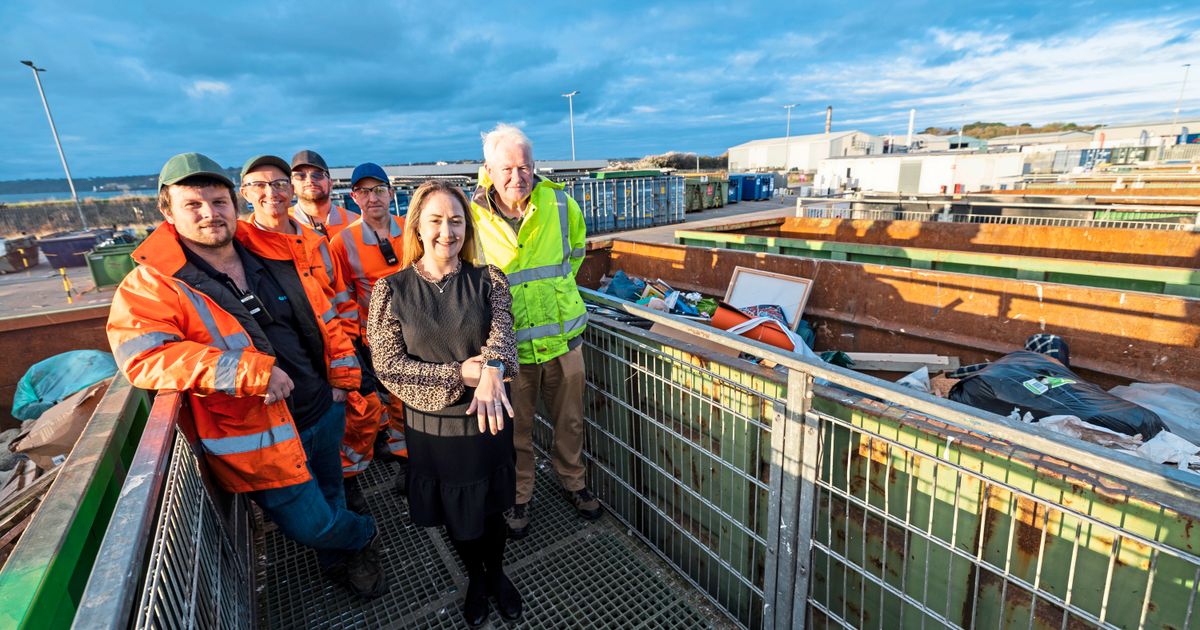 Waste staff ‘heroes’ recover woman’s precious rings