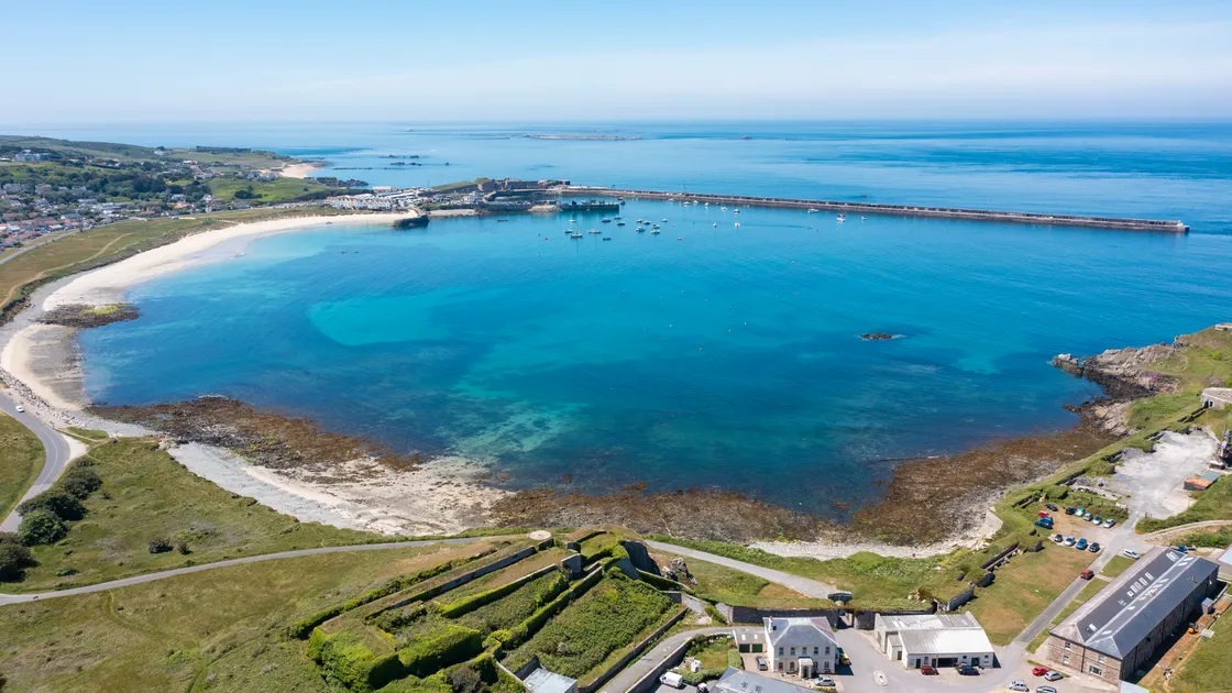 Online-only Riduna Radio gives Alderney a choice