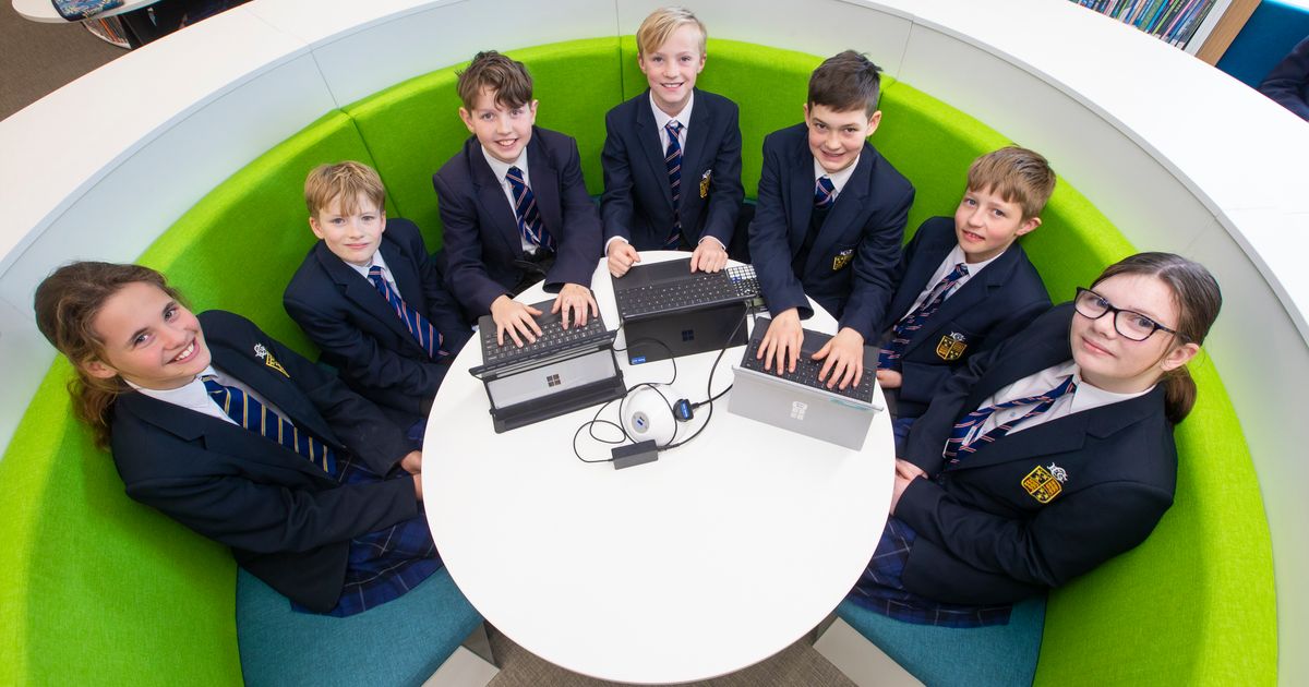 Elizabeth College students shown around Perrot Court