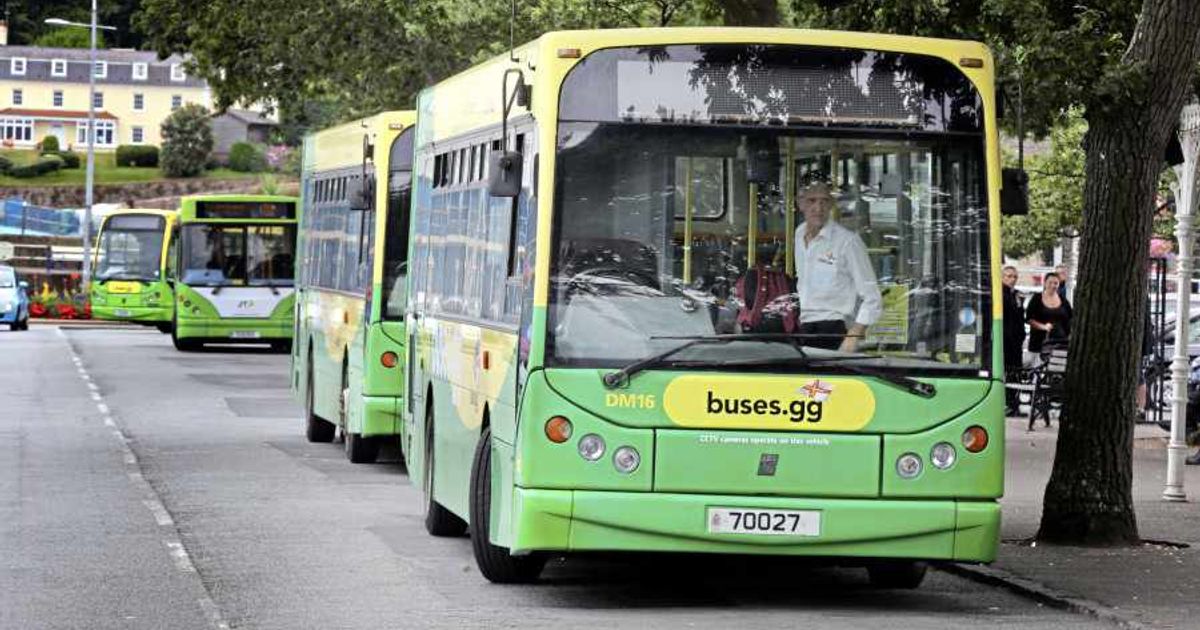 Bus drivers could strike over duty cards changes