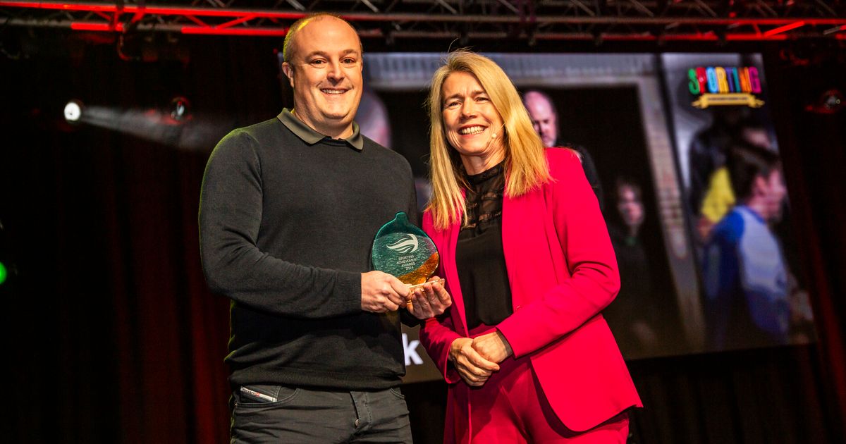 Romeril praises ‘team behind the team’ after picking up award