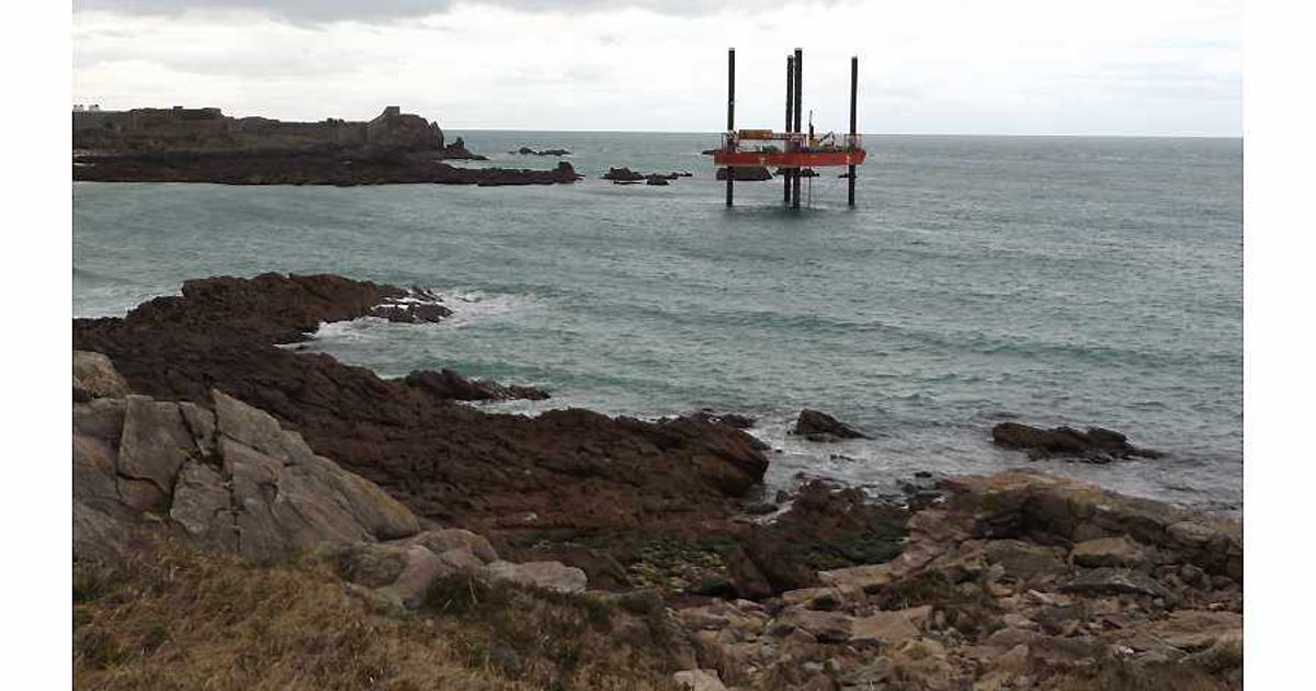 Rig erected for seabed sampling at Corblets