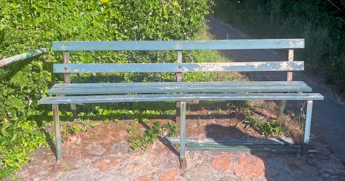 States criticised for poor state of benches on cliffs