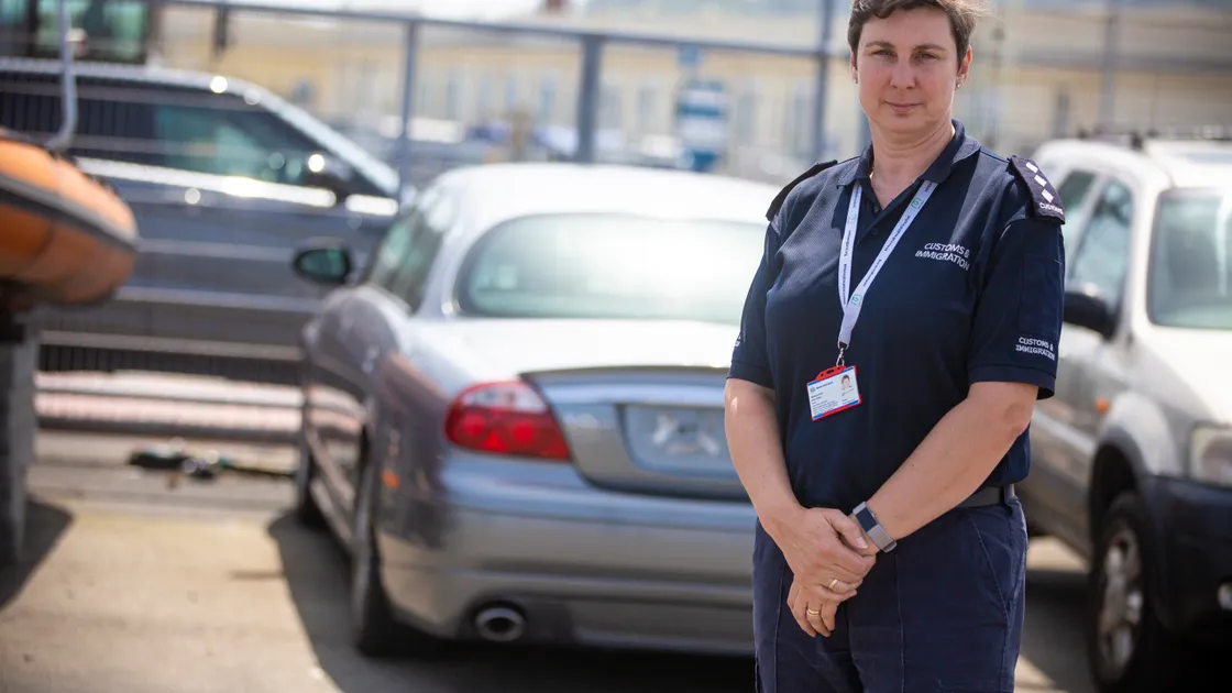 Border Agency makes about 20 visits a day to self-isolators