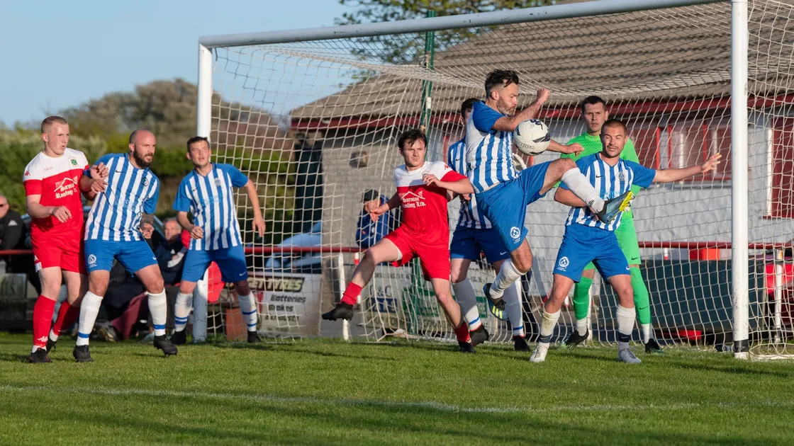 Smith too hot to handle as he fires Sylvans into semis