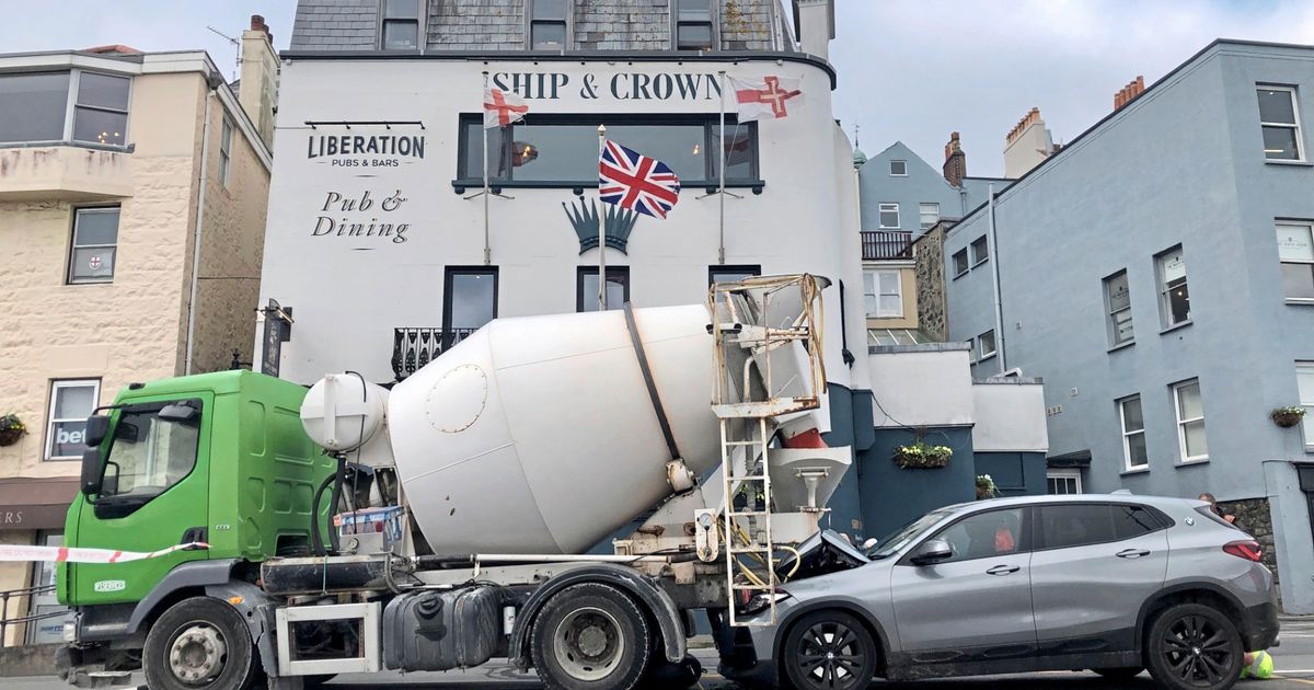 Car and cement lorry collide along town’s seafront