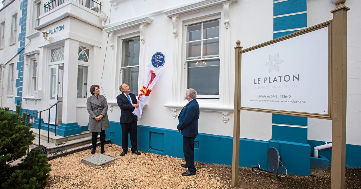 Blue plaque unveiled to Le Platon founder