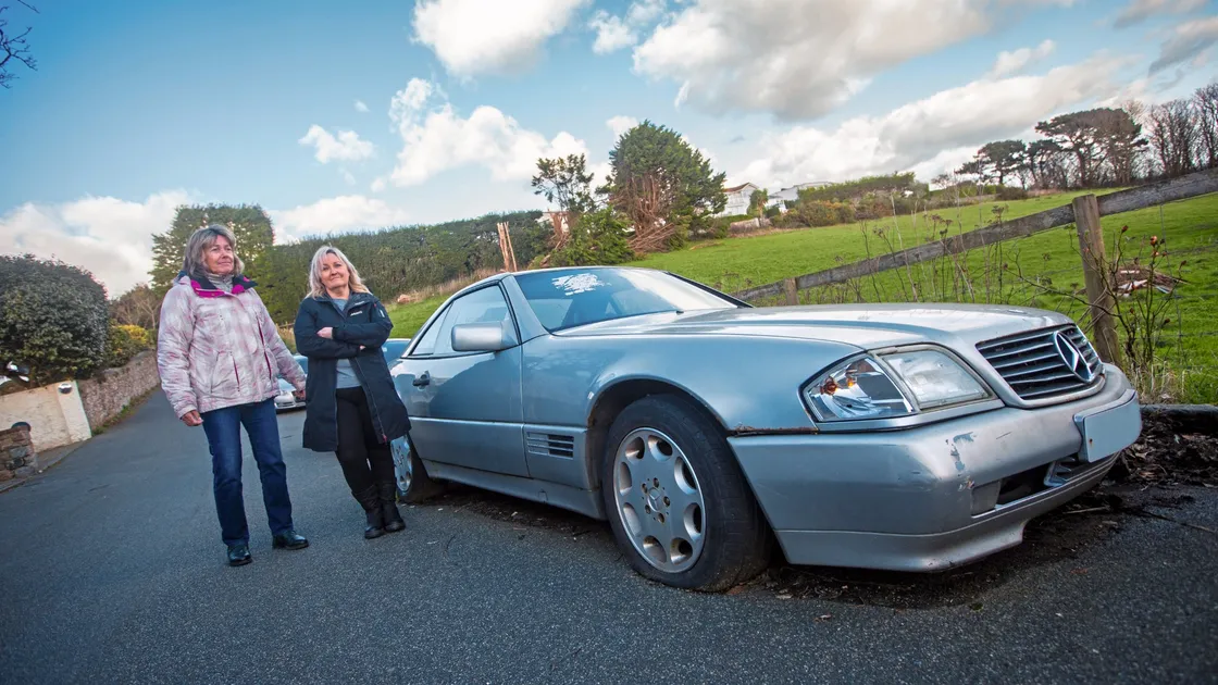 Cars abandoned ‘for years’ causing parking woes by Bluebell Woods