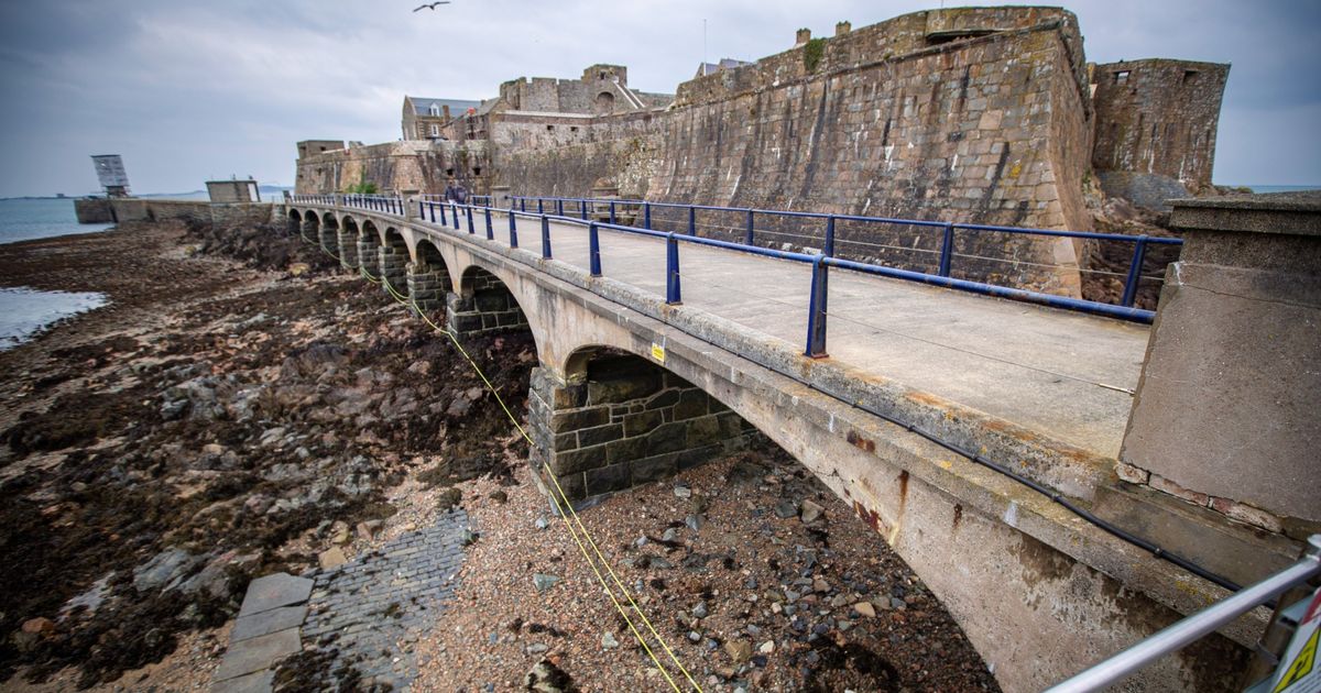 States agrees to spend up to £7m. on castle bridge