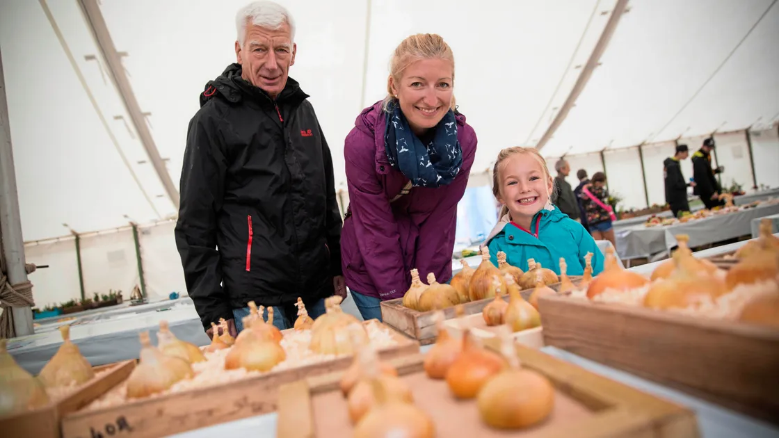 Rain means quiet start to second day of West Show