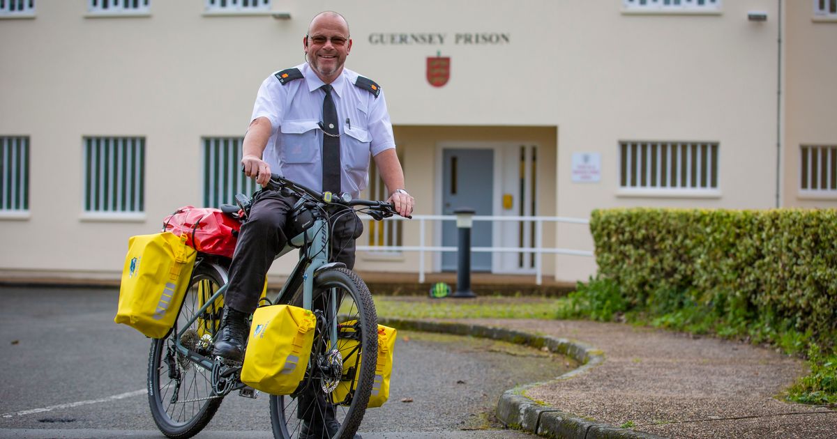 Prison officer will cycle End to End for chosen charities