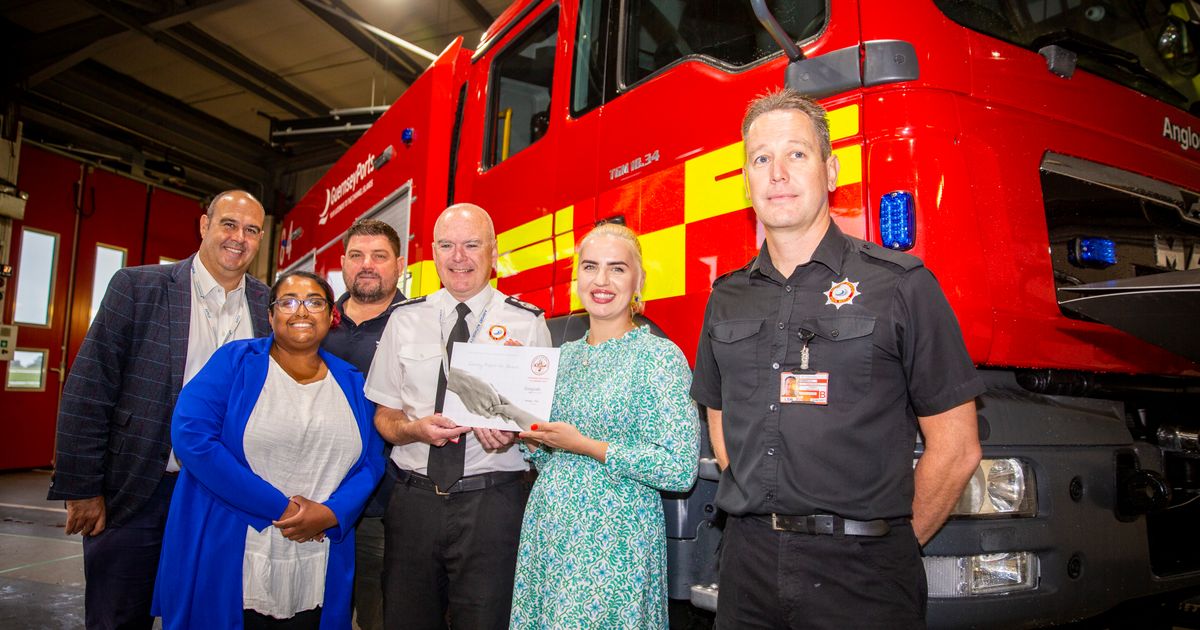 Fireman thanked by charity for driving to Ukraine