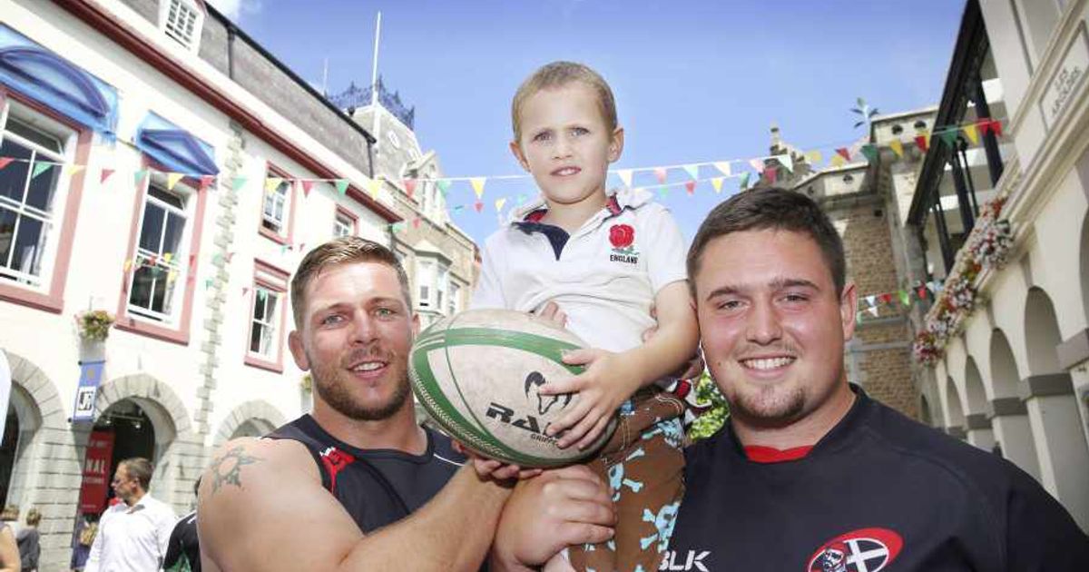 Pirates rugby team hold activities for youngsters